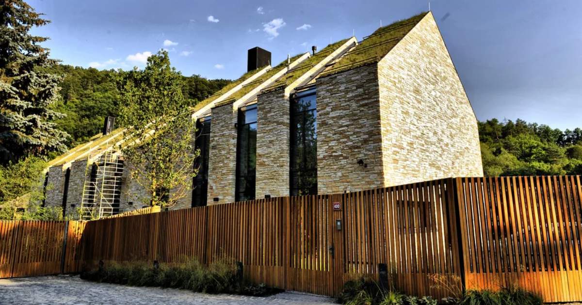 Na veřejnost unikly dechberoucí záběry ze sídla Petra Kellnera